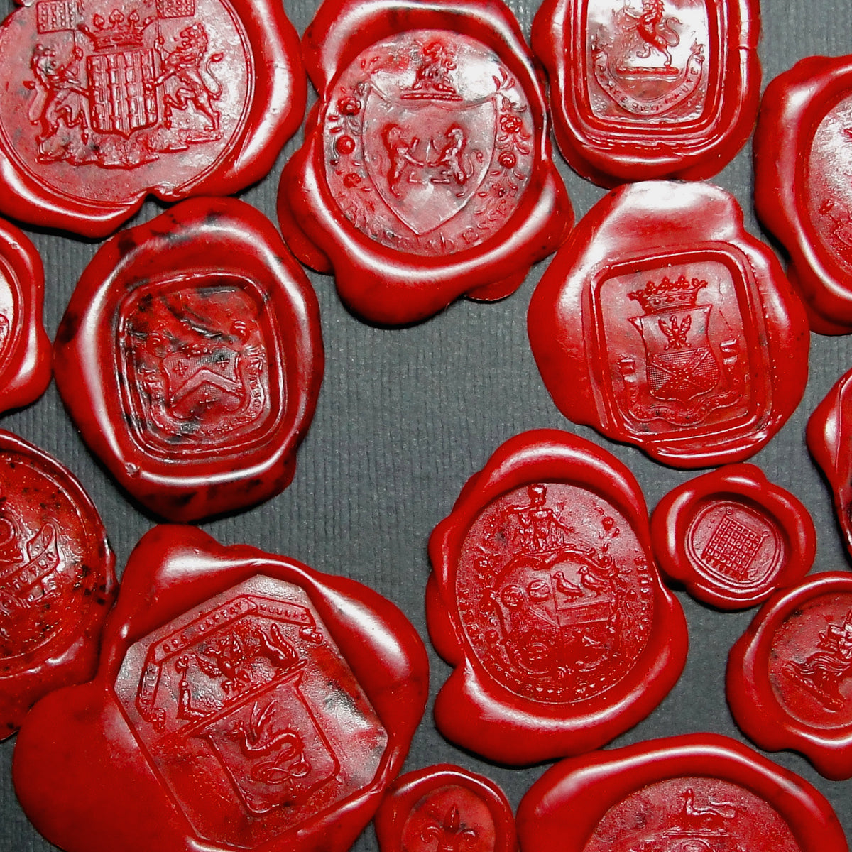 Heraldic Crests And Symbols Wax Seal Necklaces – RQP Studio